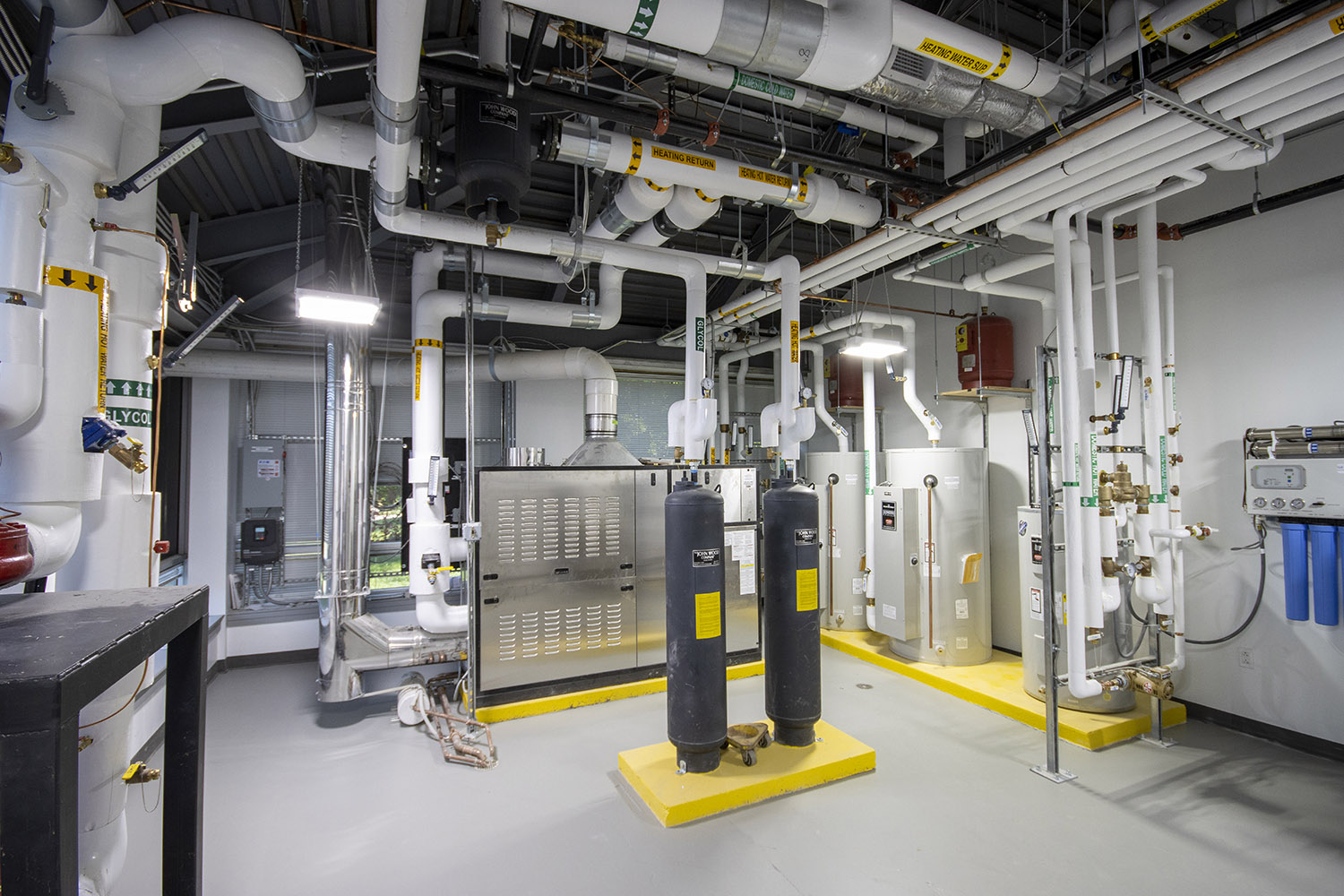 Confidential Biopharma HQ & R&D Lab - The Norwood Company